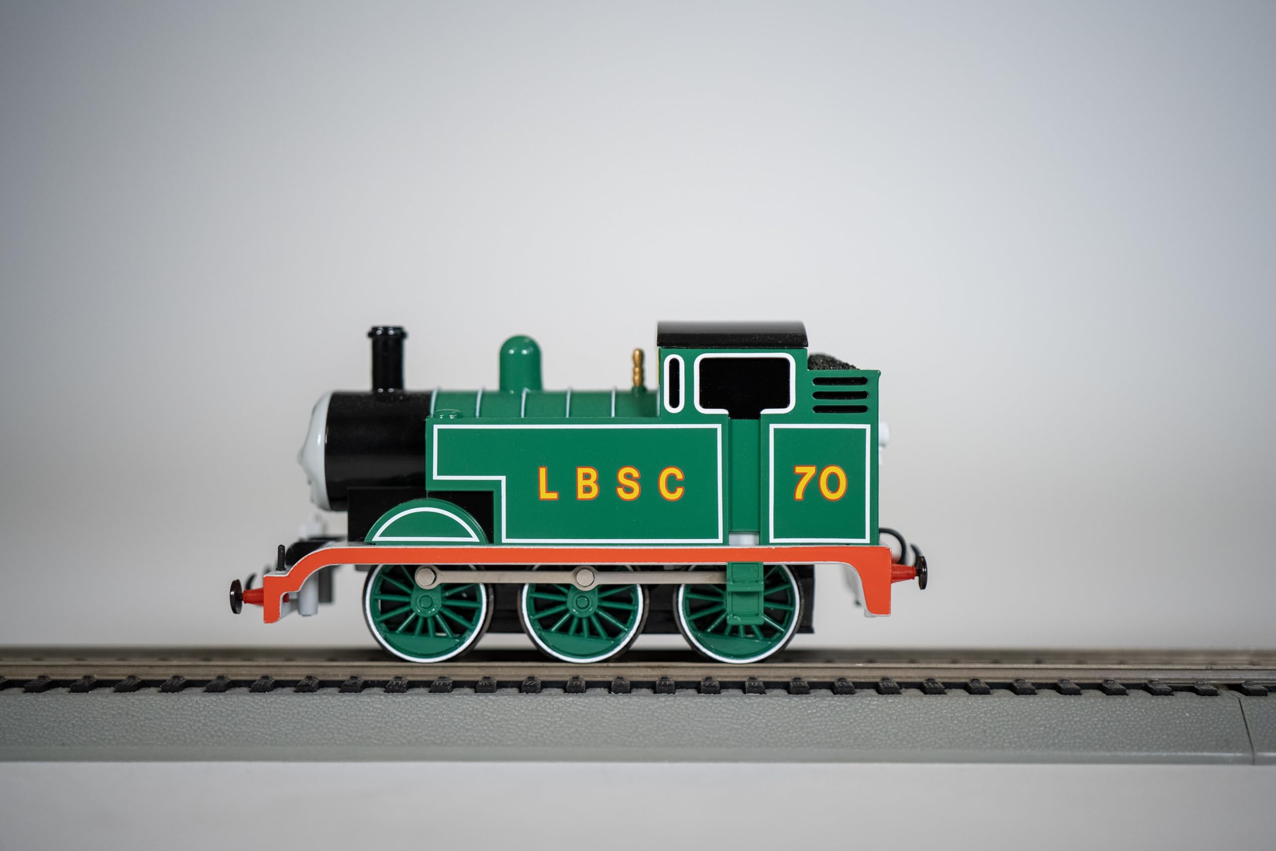 Mua Bachmann Trains - Thomas The Tank Engine? - LBSC 70 w/Moving Eyes ...