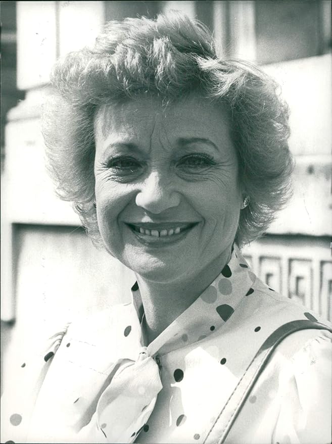 Amazon.com: Vintage photo of Sylvia Syms: Entertainment Collectibles