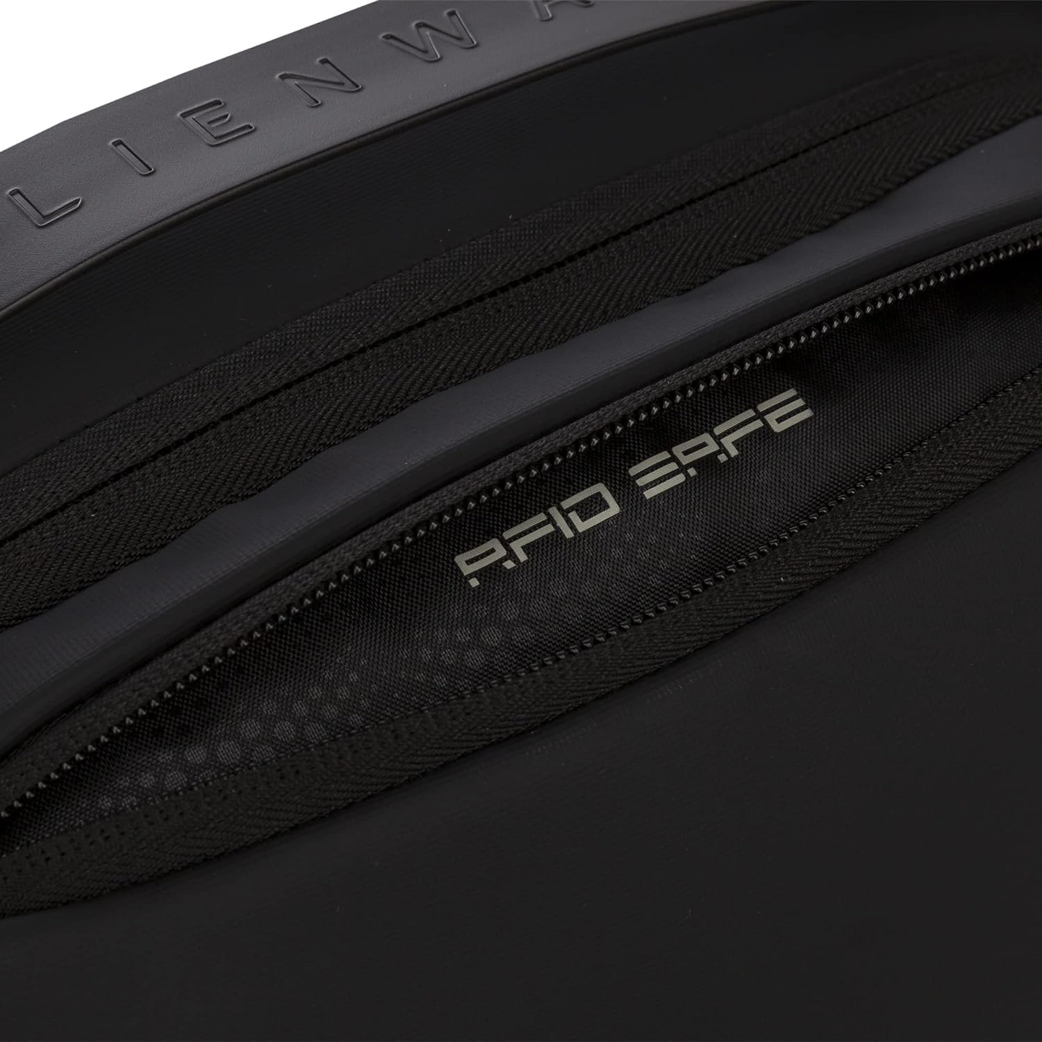 Mua Dell Alienware Horizon 17 Gaming Backpack-AW423P trên Amazon Mỹ ...