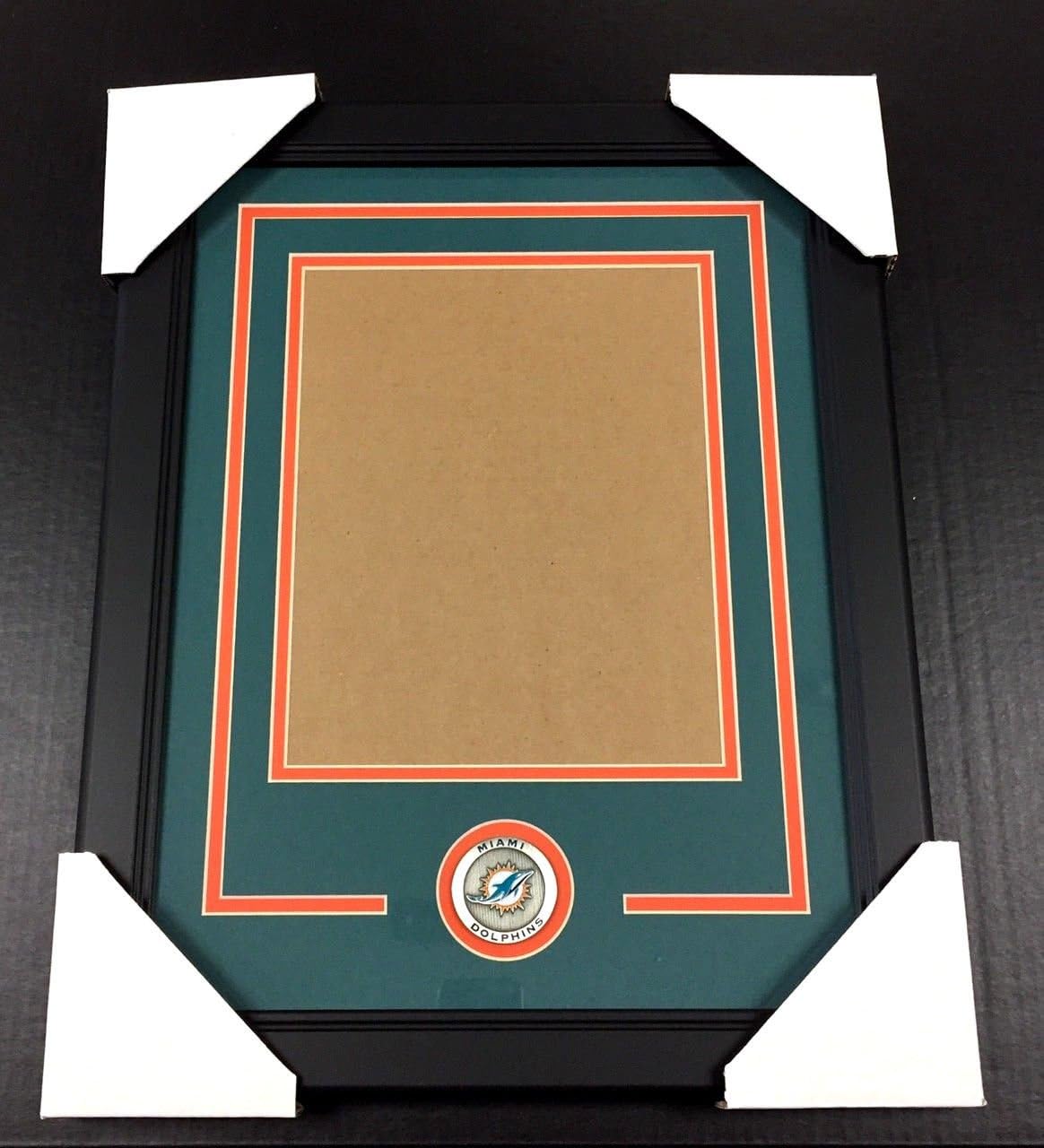 Amazon.com: MIAMI DOLPHINS Medallion Frame Kit 8x10 Photo Double Mat ...
