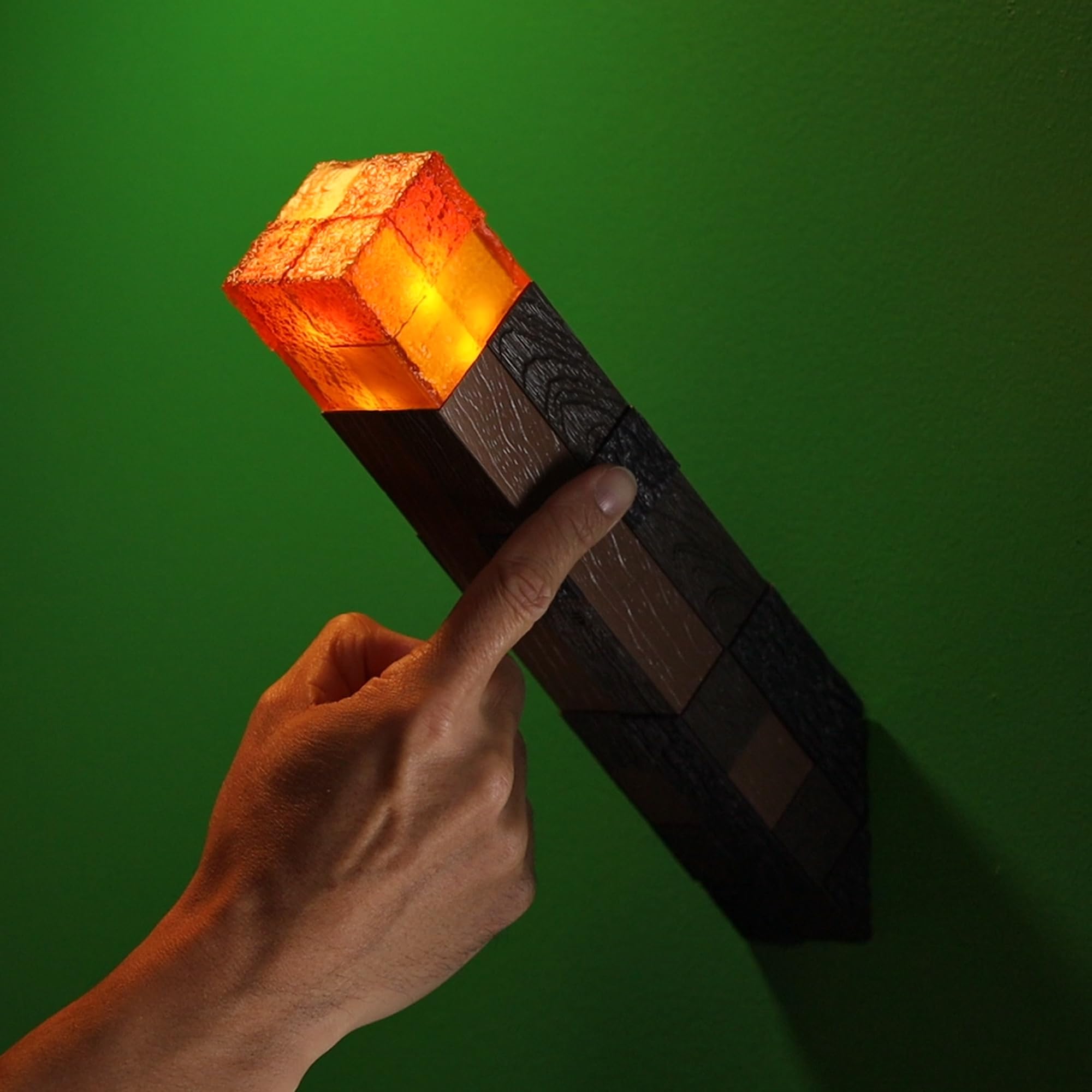 The Noble Collection Minecraft Torch Illuminating Collector on Galleon ...