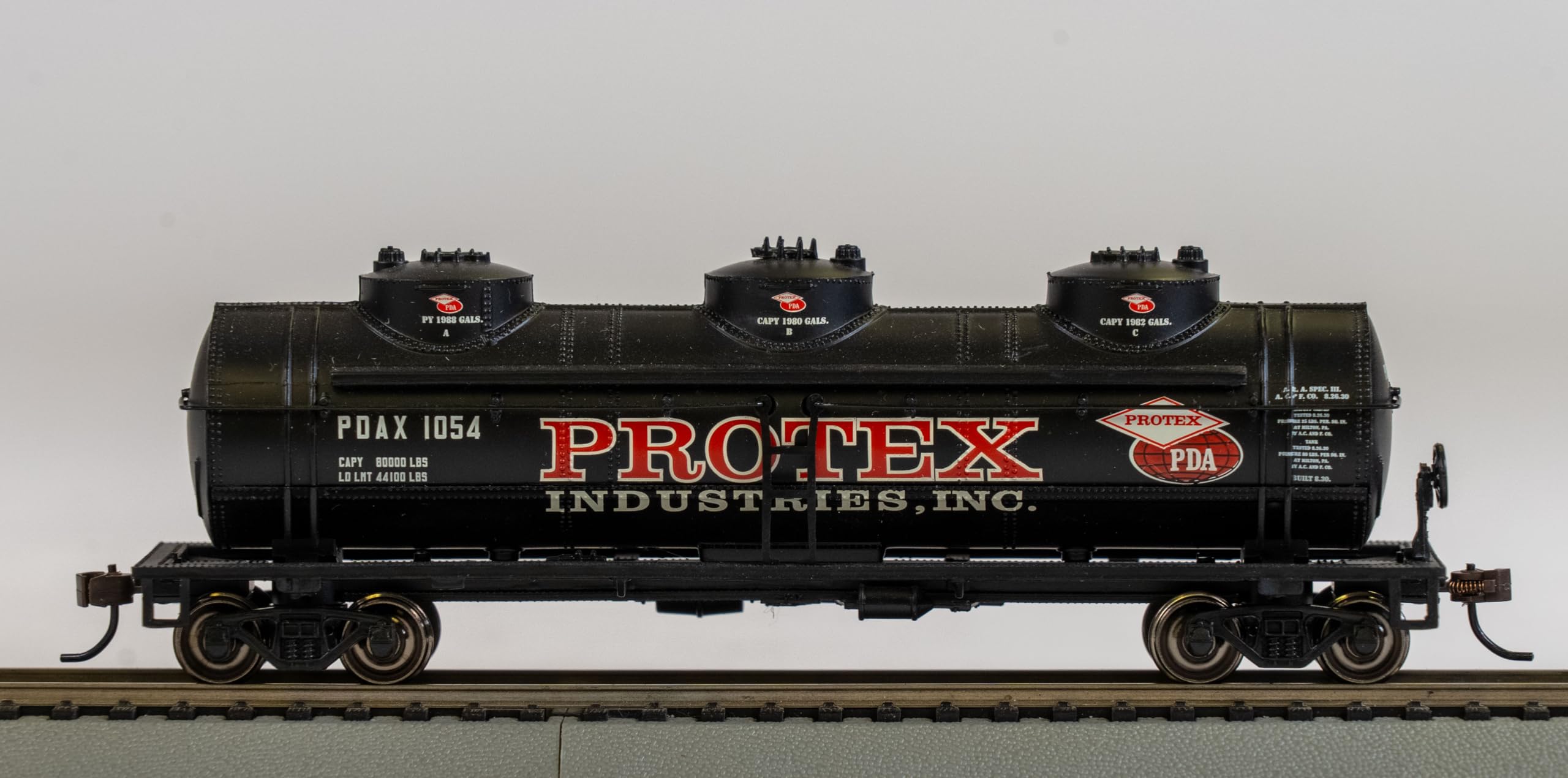 Mua Bachmann Trains 40' Three Dome Tank Car - PROTEX INDUSTRIES - HO ...