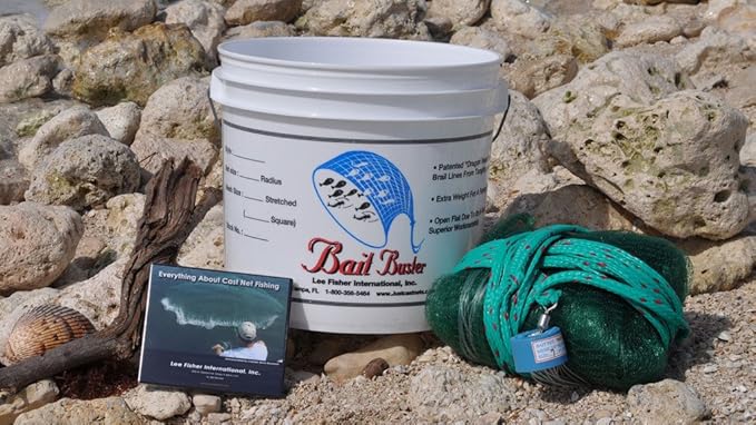Amazon.com : Mullet cast net-10 ft 1-1/4" sq mesh : Fishing Nets ...