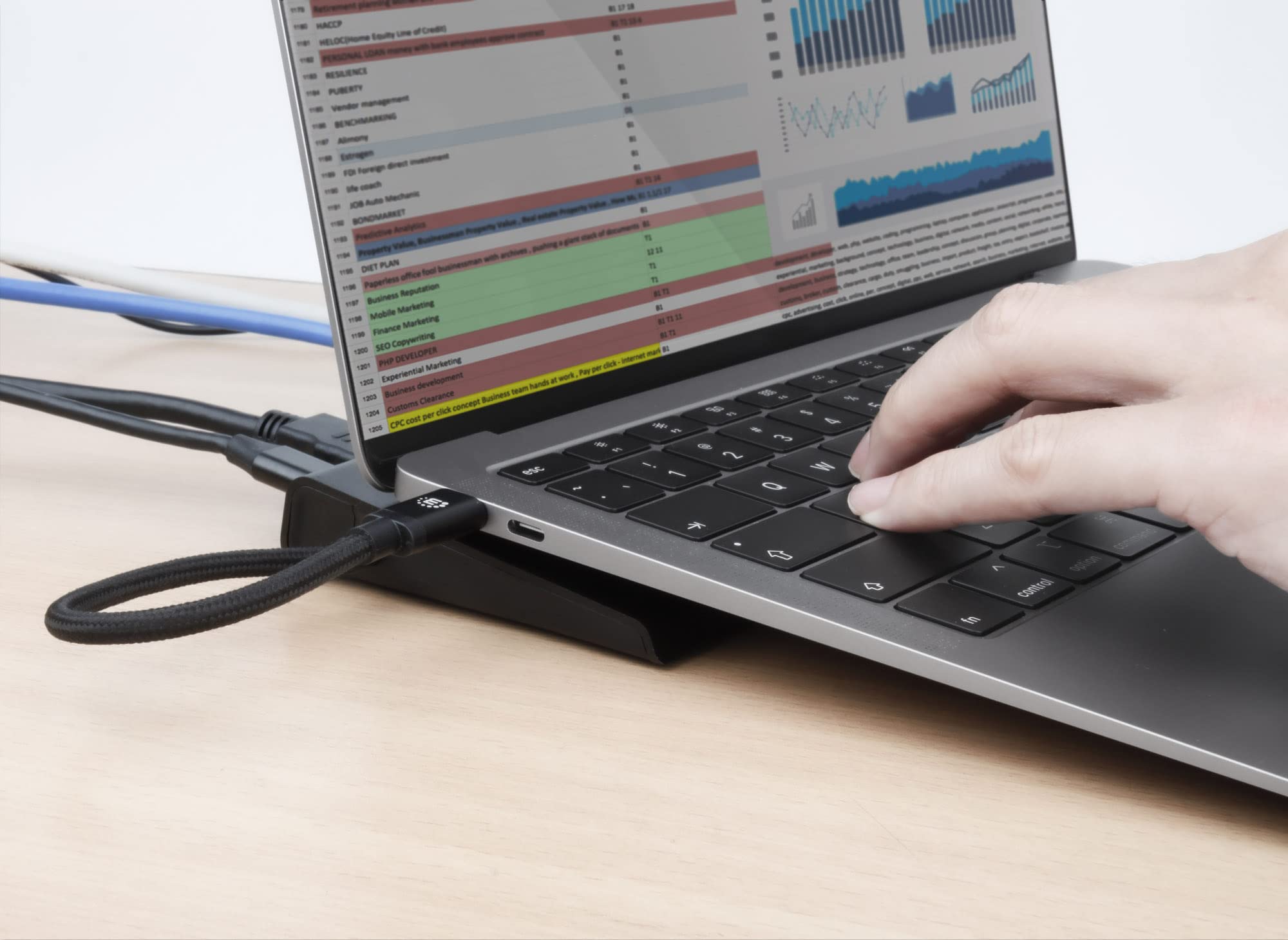 Mua Manhattan USB-C 11 in 1 Docking Station -for 3 Display Monitors ...