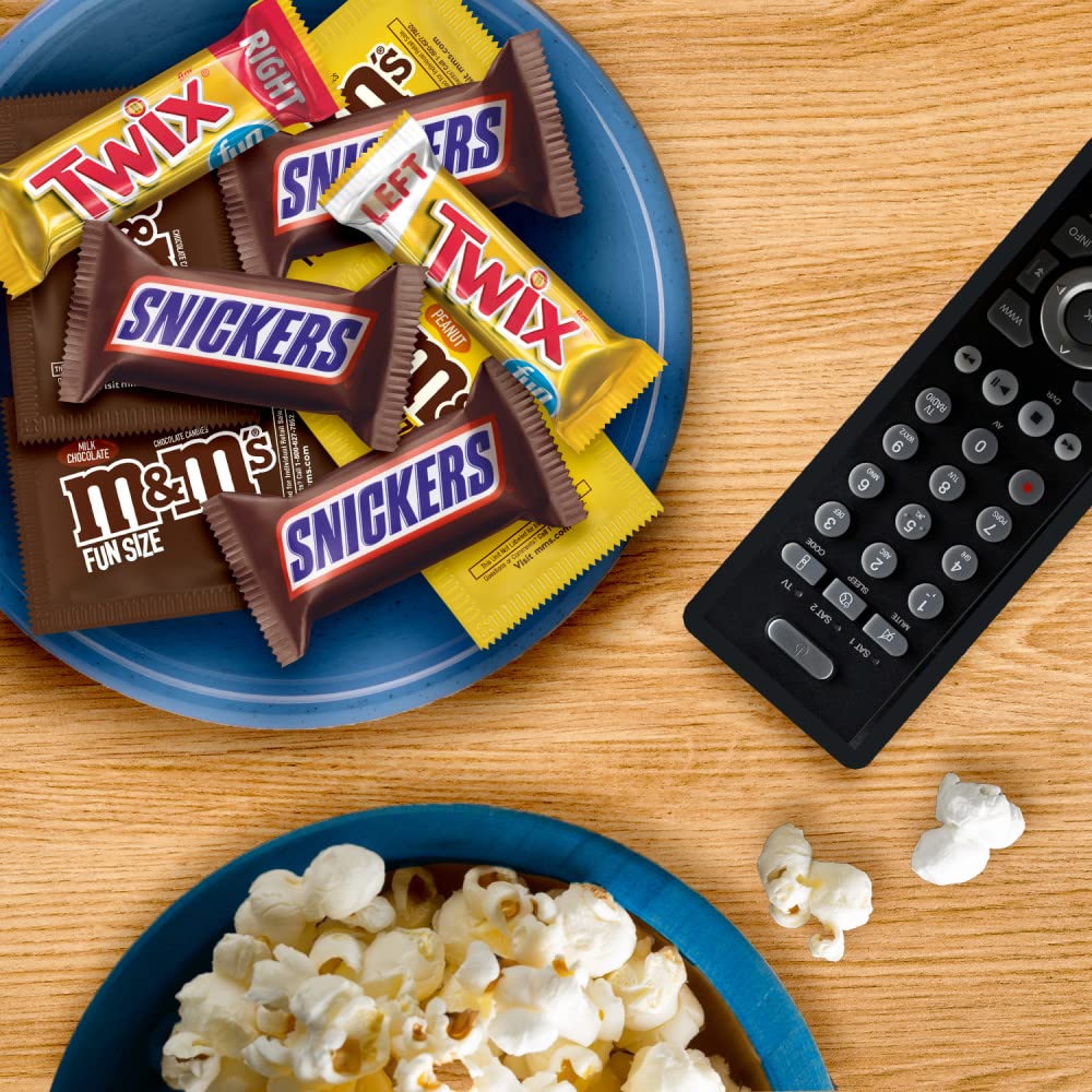 Mua M&M'S, SNICKERS & TWIX Variety Pack Fun Size Milk Chocolate Candy ...