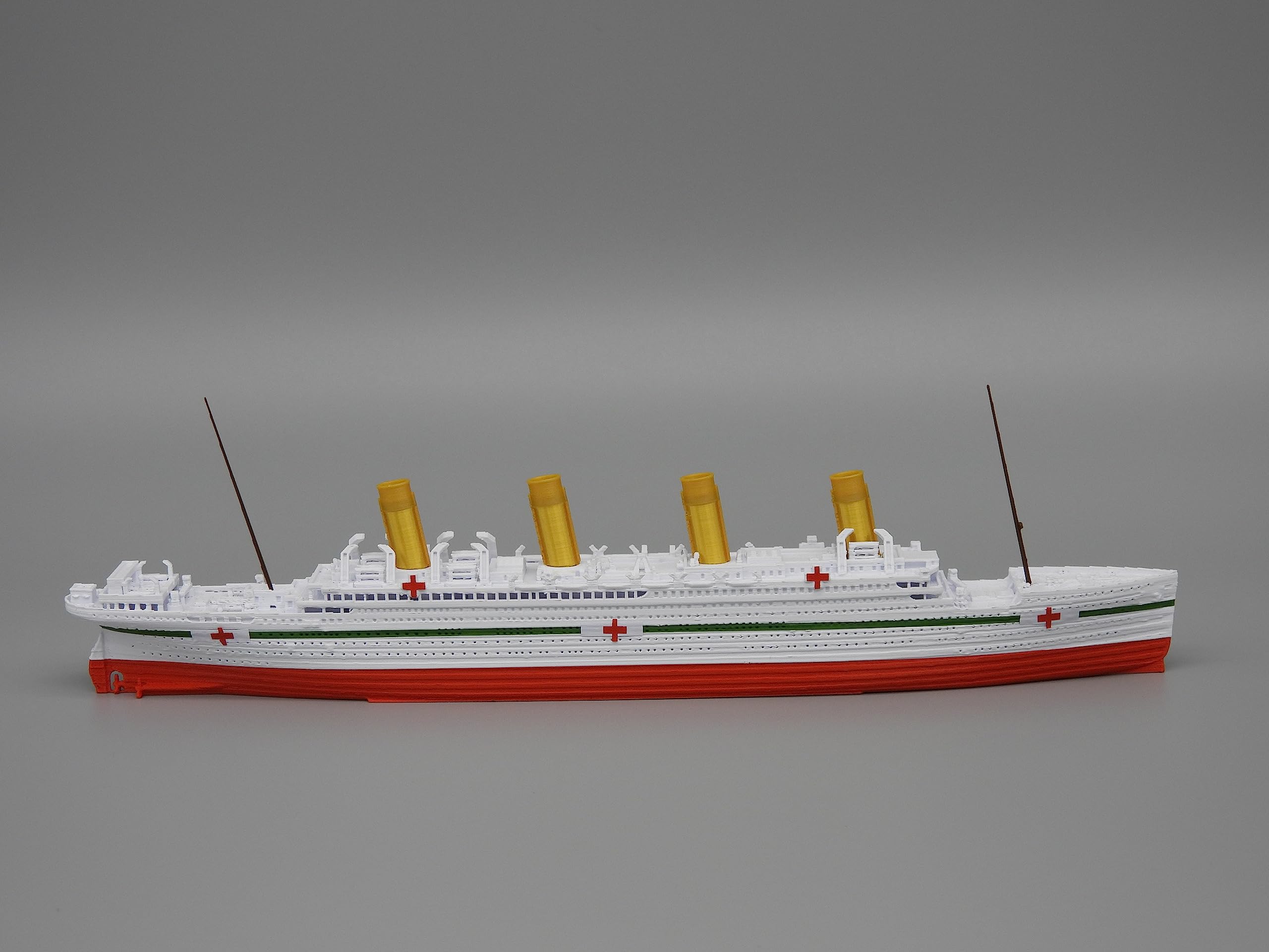 Mua THEROLLER3D HMHS BRITANNIC Model Ship with 3 pc SeaMines,1 Ft Long ...