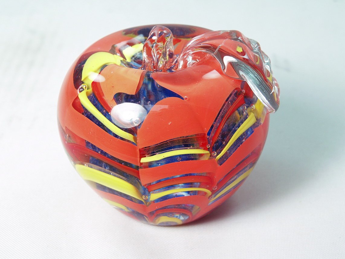 Amazon.com: M Designed Art Glass Art Clear Crystal Apple Paperweight PW ...