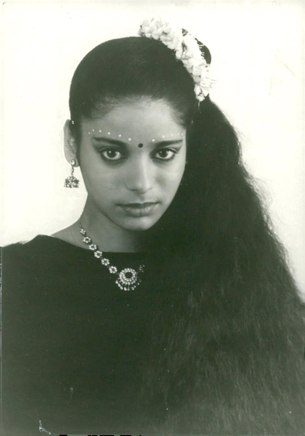 Amazon.com: Vintage photo of Sheila Chandra: Entertainment Collectibles