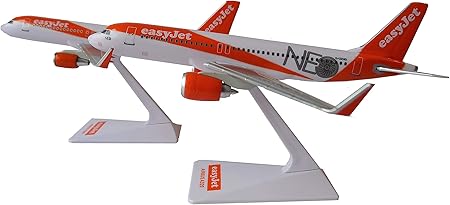 Premier Planes easyJet A320 & A320 NEO model aircraft set: Amazon.co.uk ...