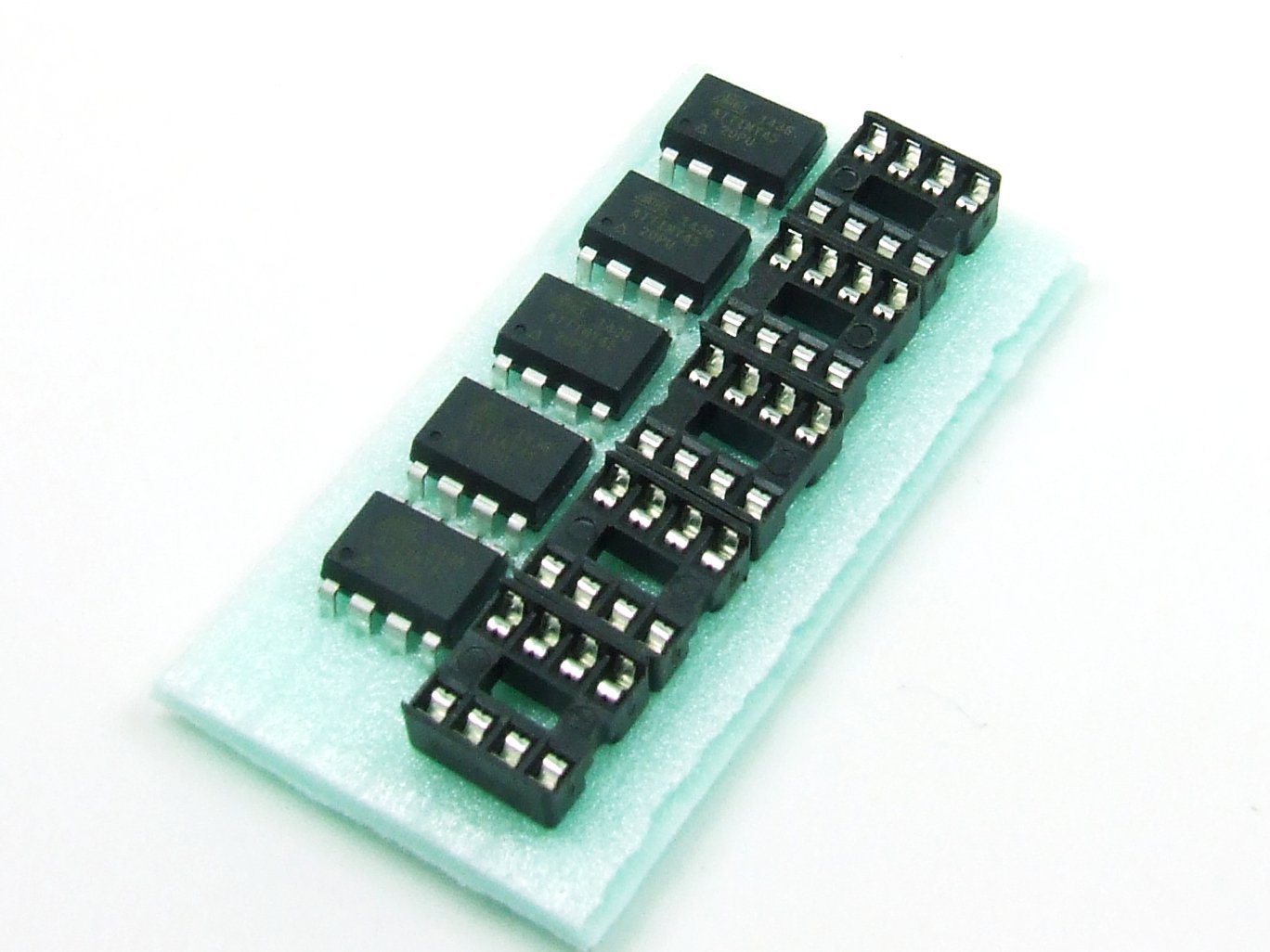 Pcs. 5 x ATTINY45-20PU with 5 x DIP8 MCU ATMEL AVR: Amazon.co.uk ...