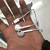 Apple Original MMTN2ZM/A EarPods with Lightning Connector (White ...