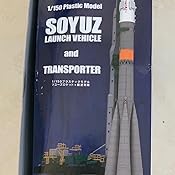 Amazon.com: Good Smile Soyuz Rocket & Transport Train 1: 150 Scale ...