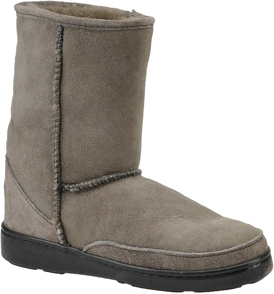 Amazon.com | Minnetonka Women's Short Pug Boot | Snow Boots