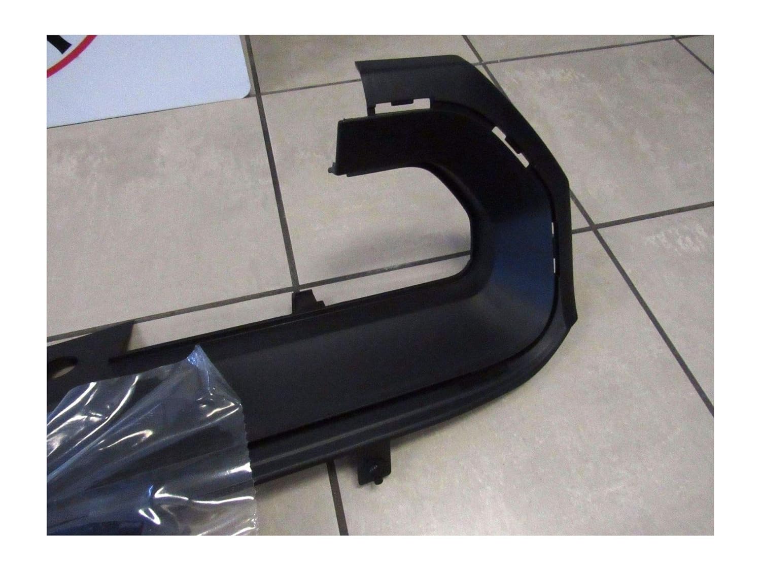 68039502AA D0DGE Challenger Rear Bumper 0uter Bracket Tallllght ...