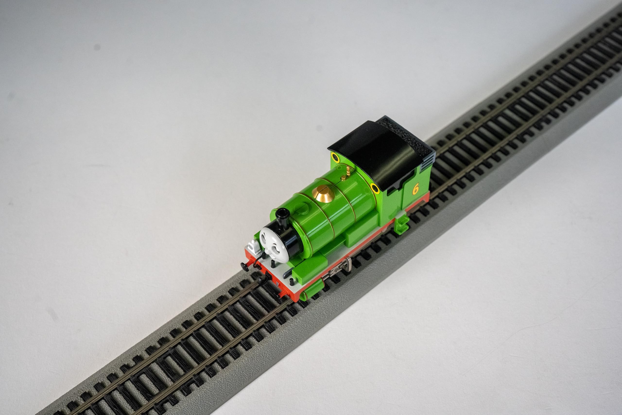 Mua Bachmann Trains - THOMAS & FRIENDS PERCY THE SMALL ENGINE w/Moving ...