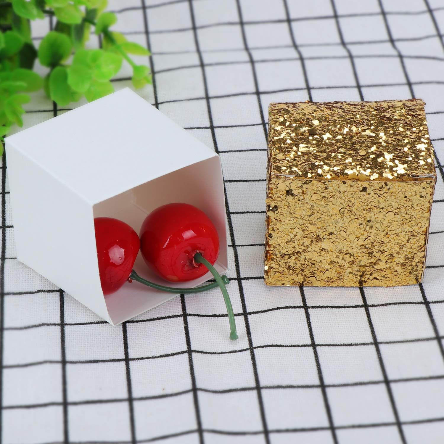 TsunNee Sparkle Sequin Paper Candy Box, Sweet Wedding Favour Boxes ...