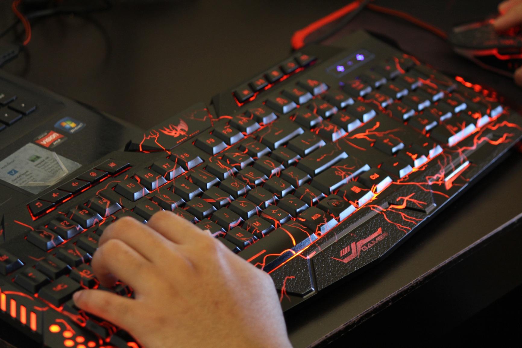 BlueFinger® USB Wired Blue Red Purple Color LED Backlit Keyboard and ...
