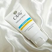 Olay Natural White Light Instant Glowing Fairness Cream, 40g: Amazon.in ...