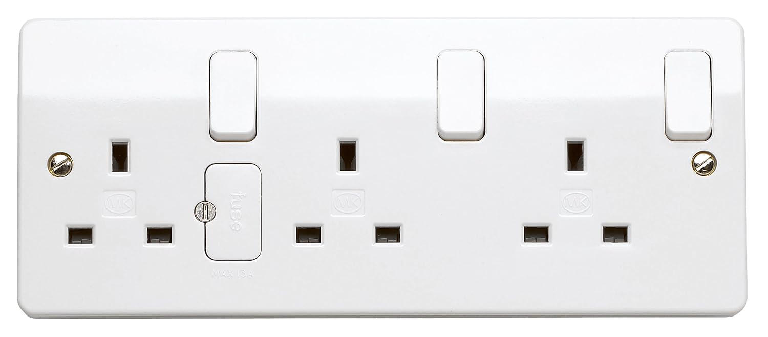 3 Gang Wall Socket Plug White Modern Mains Electrical Socket Triple ...