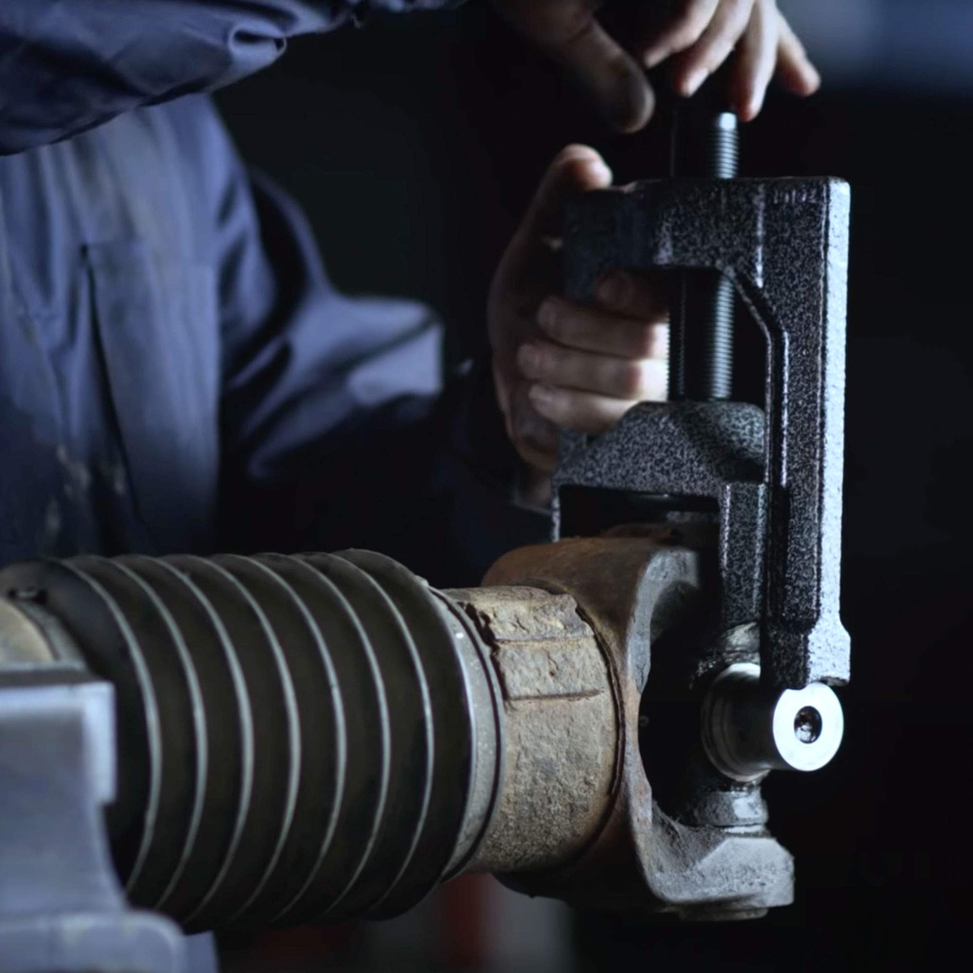 Mua Tiger Tool Commercial U-Joint Puller Made for Heavy Duty Trucks ...