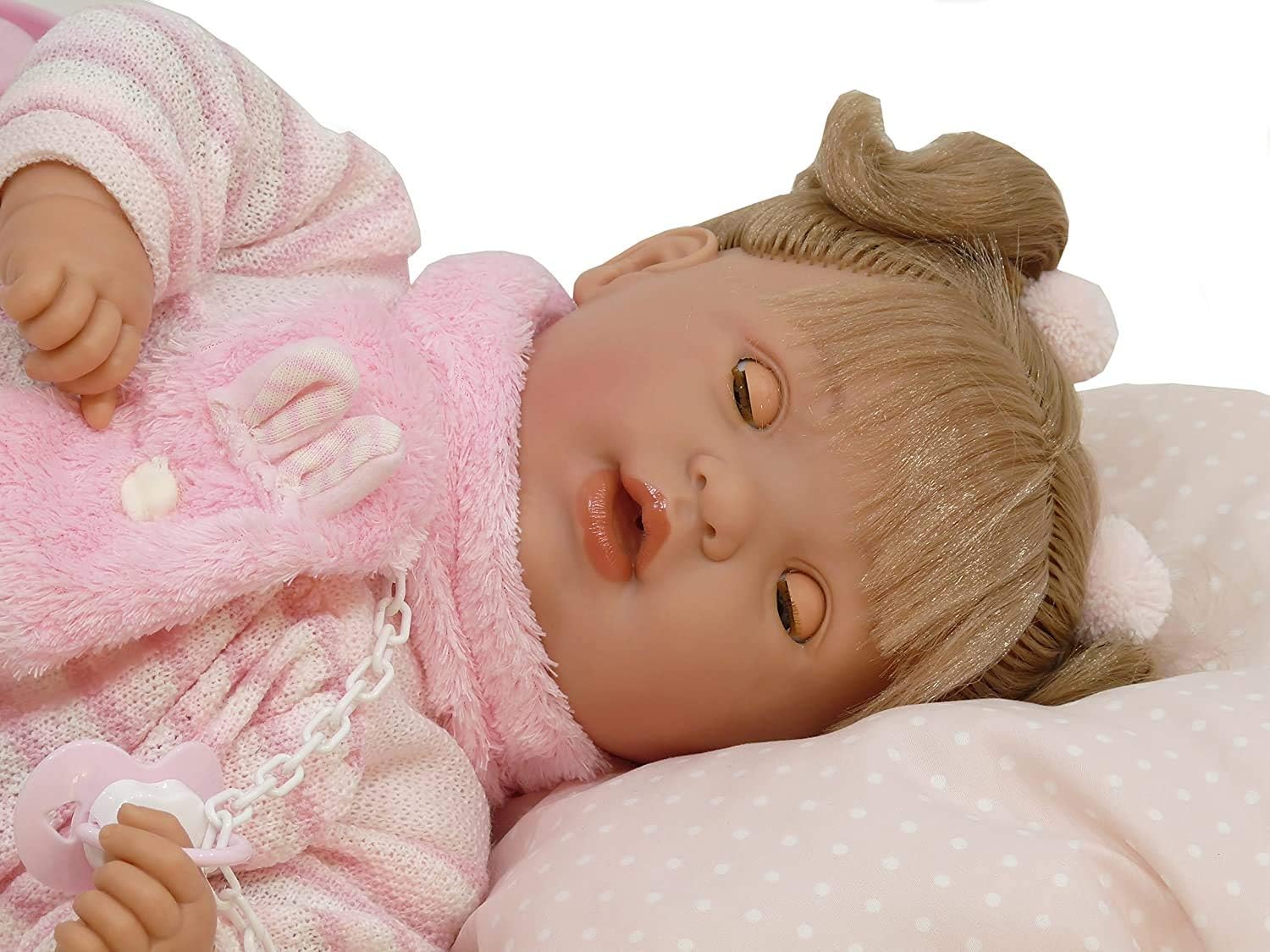 Claudia doll with case (R/1574)-Her hair is arranged in two cute ...