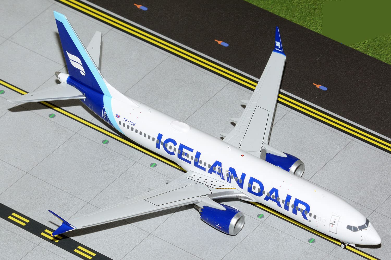 GeminiJets G2ICE1139 Icelandair Boeing 737 MAX 8 FT-ICE; Scale 1:200 ...