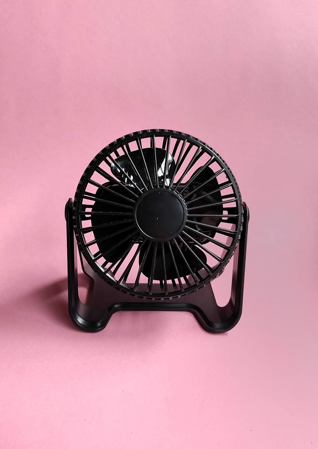 Windy Wireless Desk Fan Rechargeable, 3 Speeds Light Weight Fan Battery ...