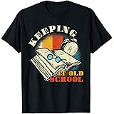 Amazon.com: Keeping it Old School Retro Boombox graphic Vintage Gift T ...