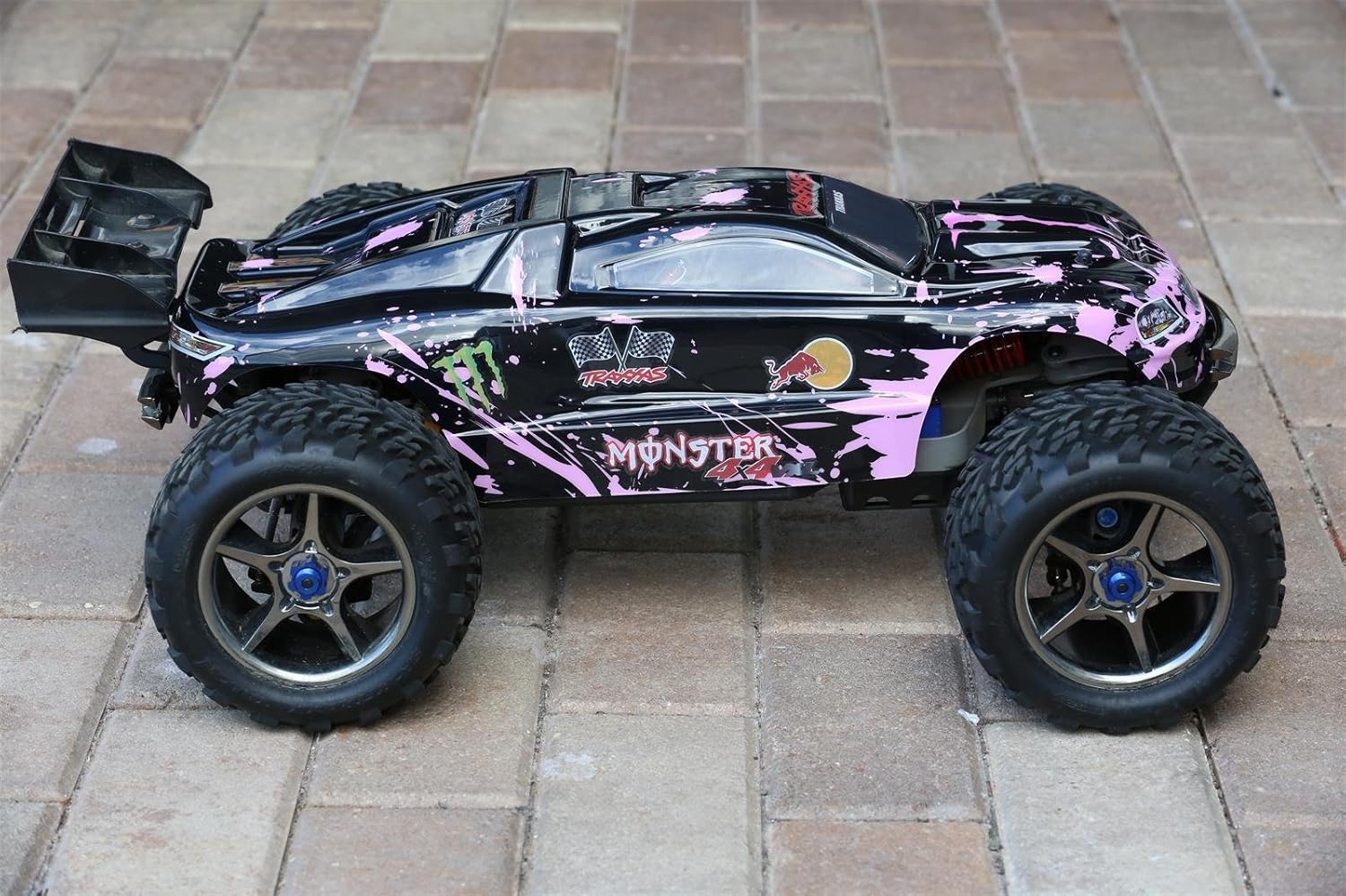 Custom Body Muddy Pink Over Black Compatible for E-Revo RC Car Truck 1/ ...