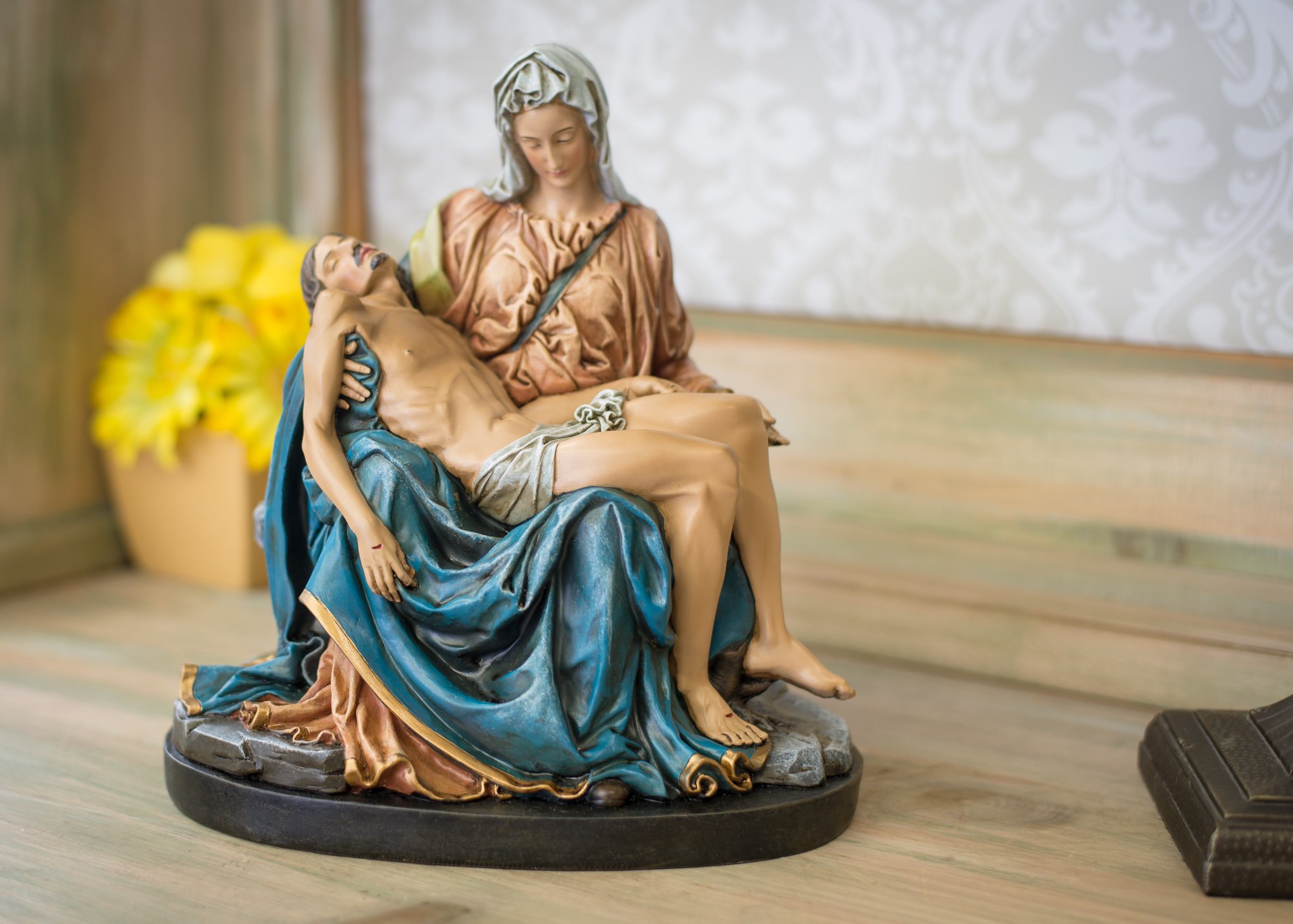 Mua Joseph's Studio by Roman - Colored La Pieta Figure on Base ...