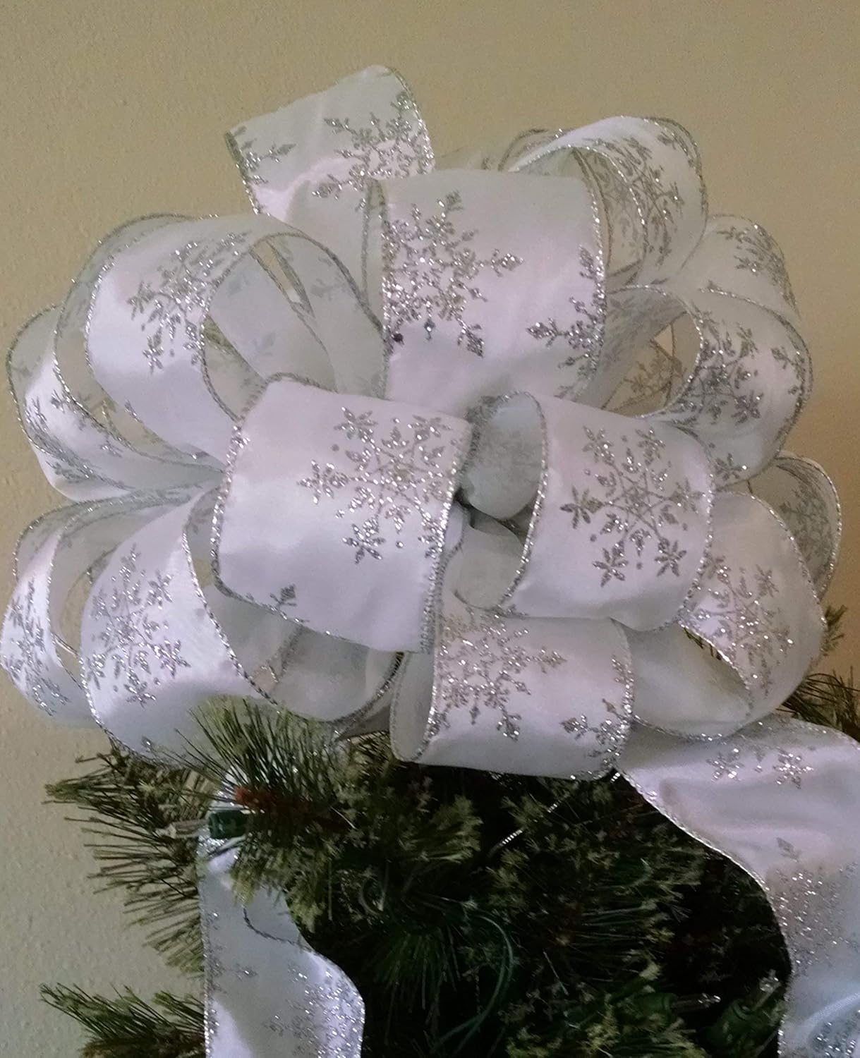 Amazon.com: Snowflake Tree Topper, White and Silver Snowflake Tree ...