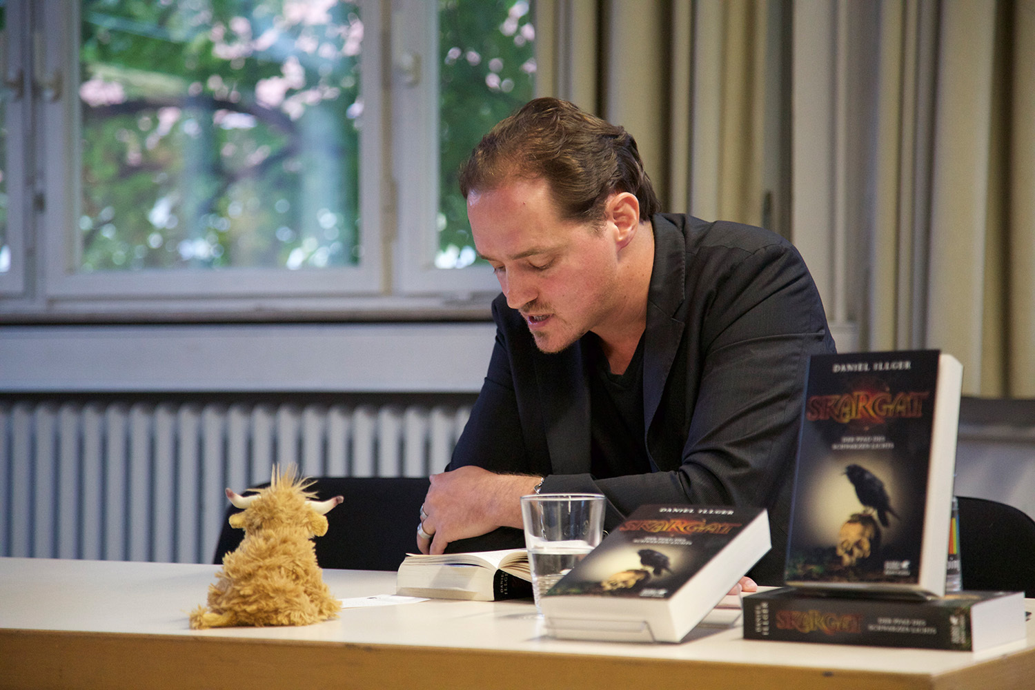 Daniel Illger - Alle Hörbücher bei Audible.de