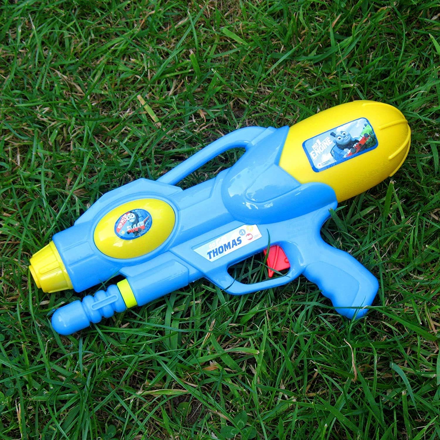Thomas and Friends Water Pistol Gun (0.32 Litre Capacity) – BigaMart
