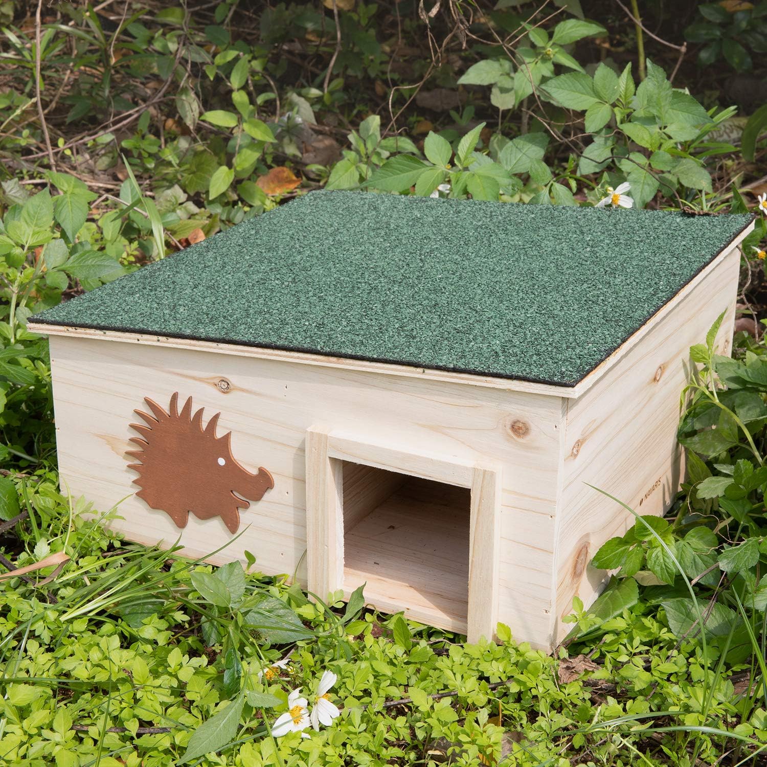 Navaris Wooden Hedgehog House – Protective Hedgehog Shelter Box for ...