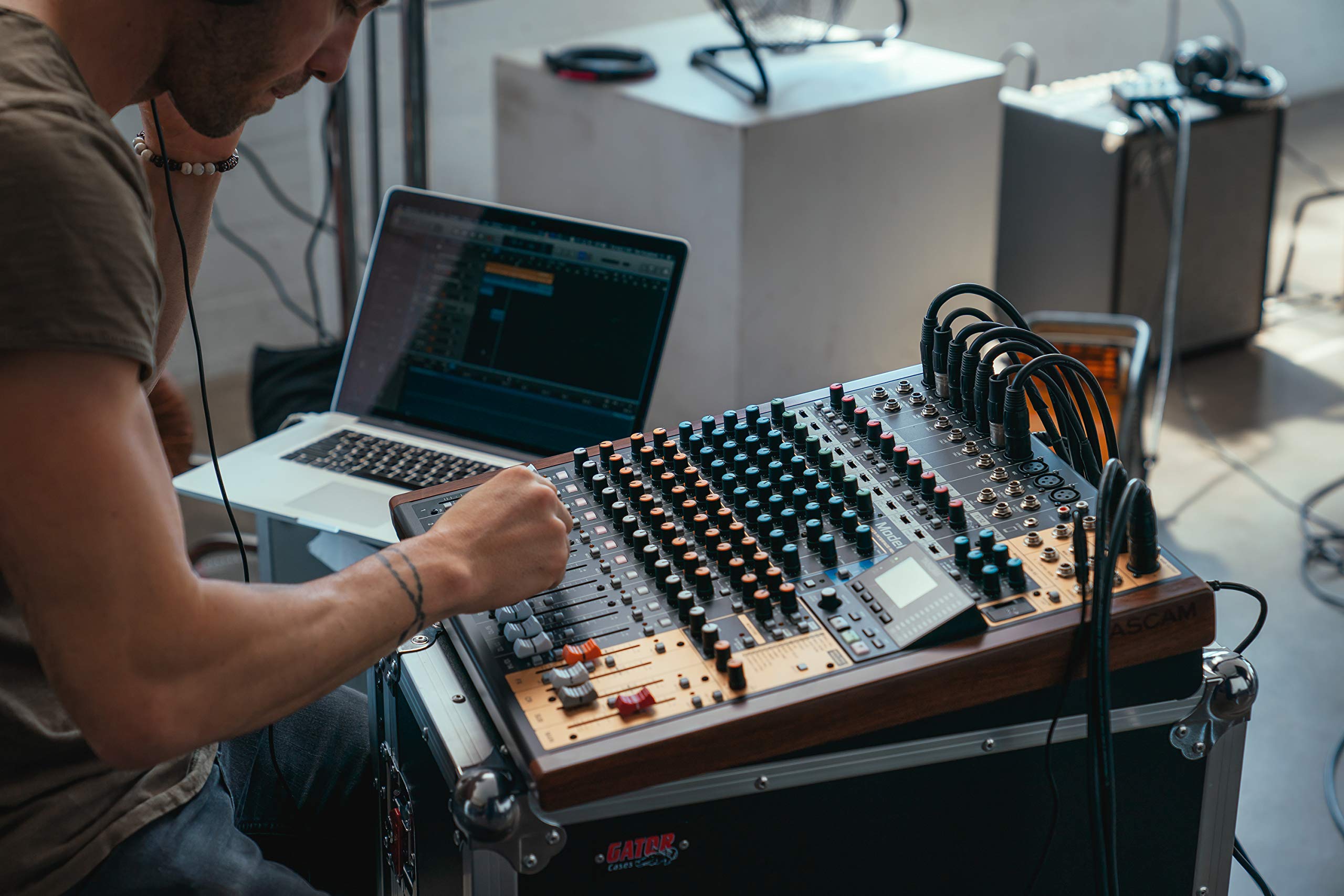 Mua TASCAM Model 16 16 Track Recording Mixer MTR USB Audio Interface ...