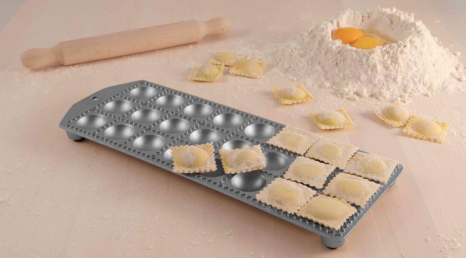 24-Hole aluminum square Ravioli maker (40x40 mm) with rolling pin Cod ...