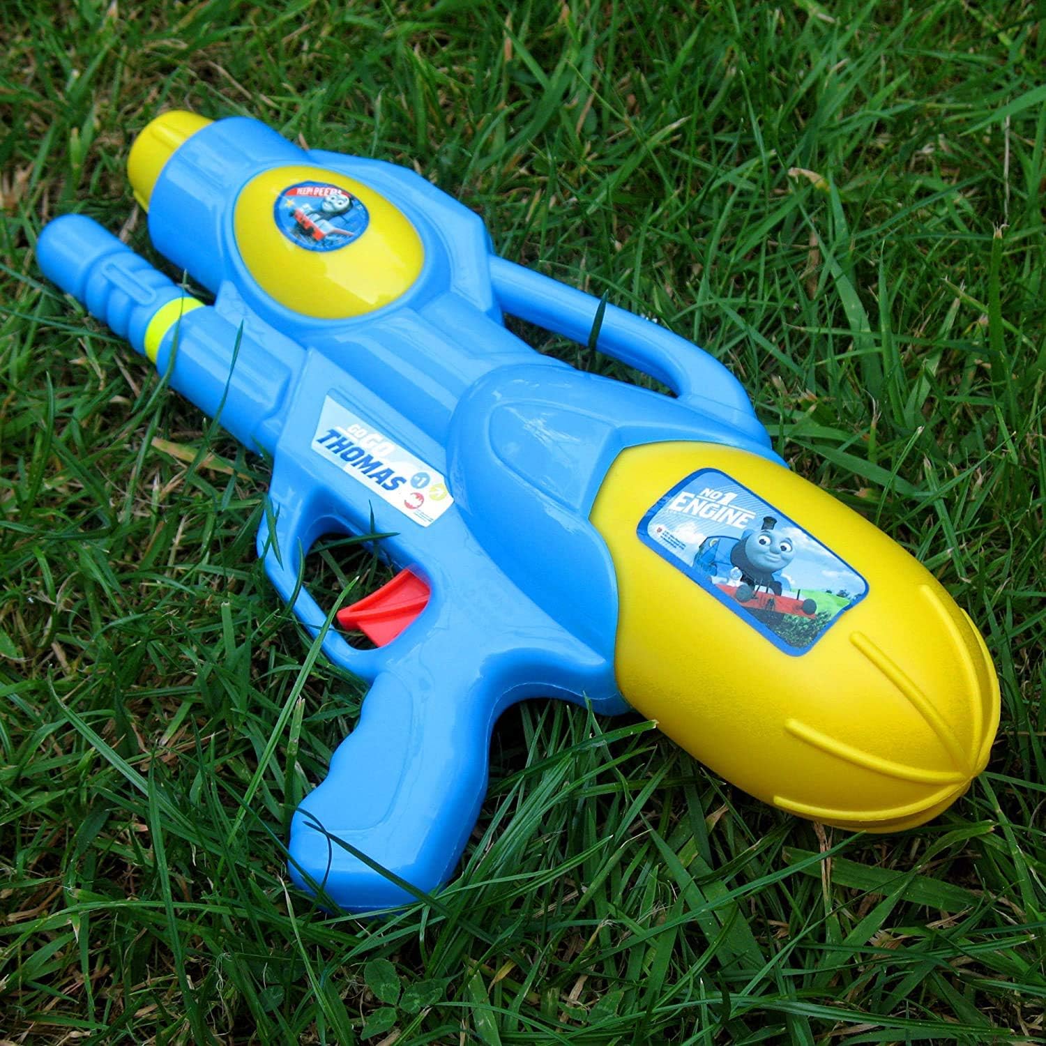 Thomas and Friends Water Pistol Gun (0.32 Litre Capacity) – BigaMart