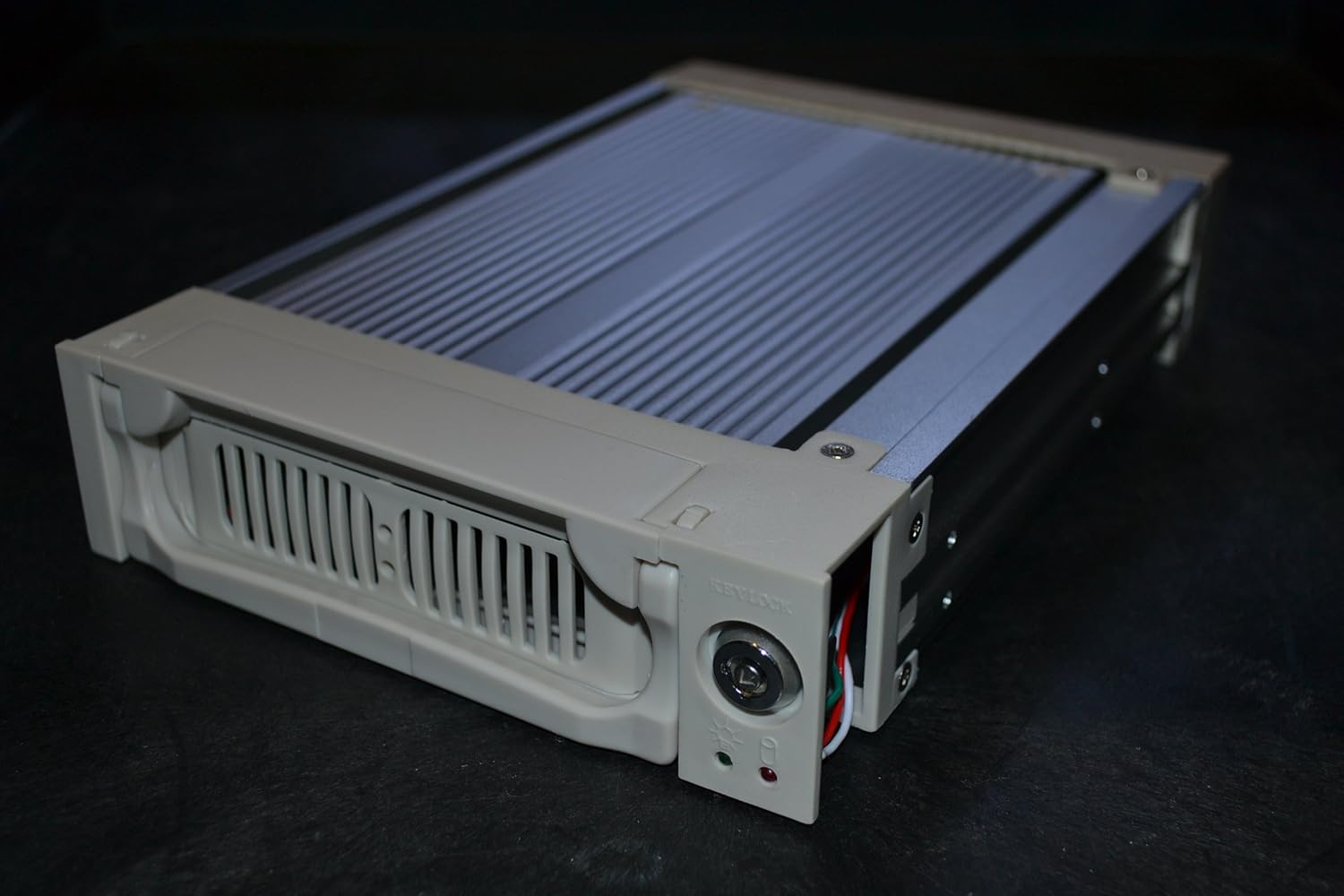 Amazon.com: COMPUSA IDE Ultra DMA 66/100/133 Hard Disk Enclosure ...