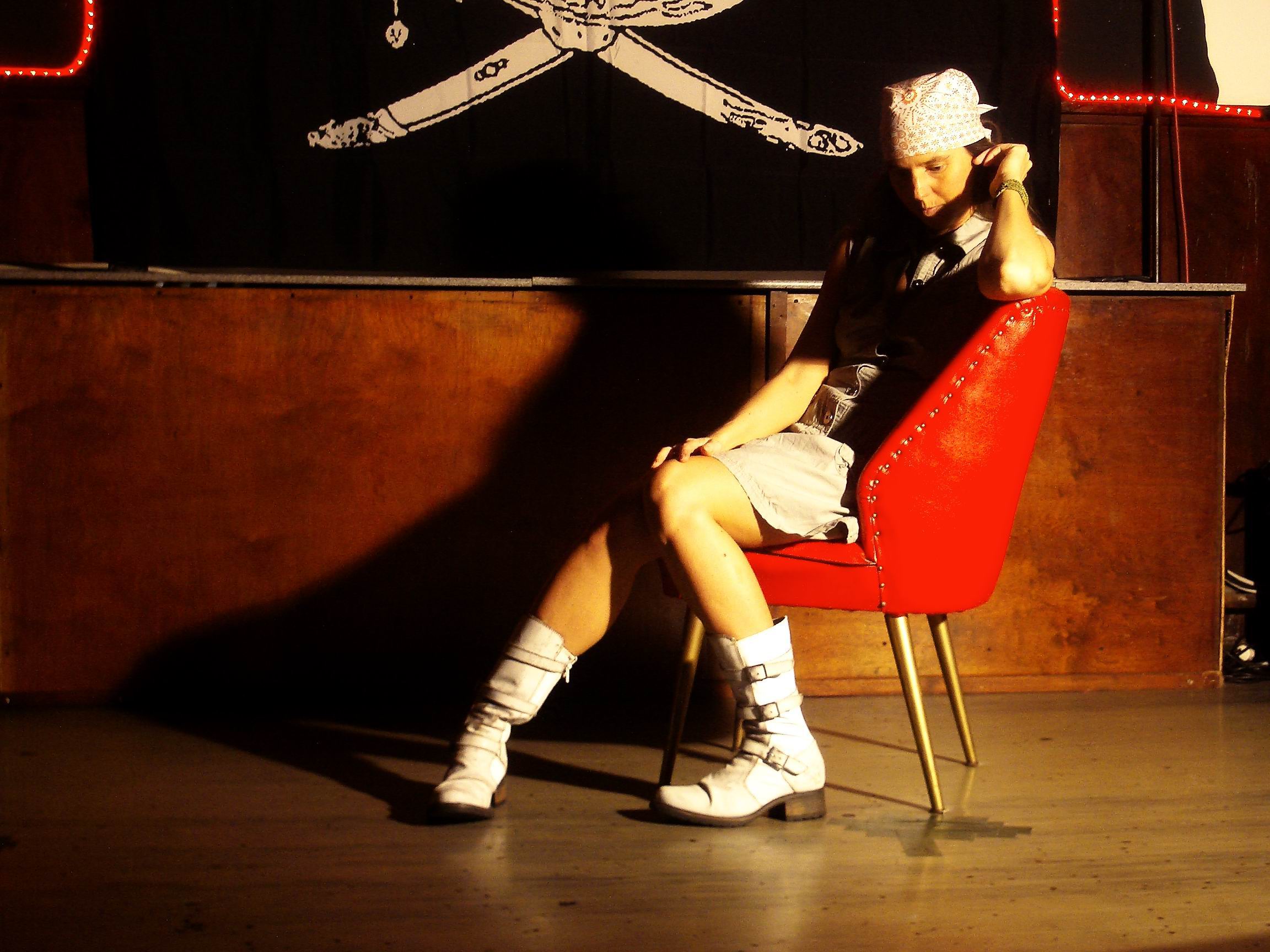 Sara Noxx on Amazon Music