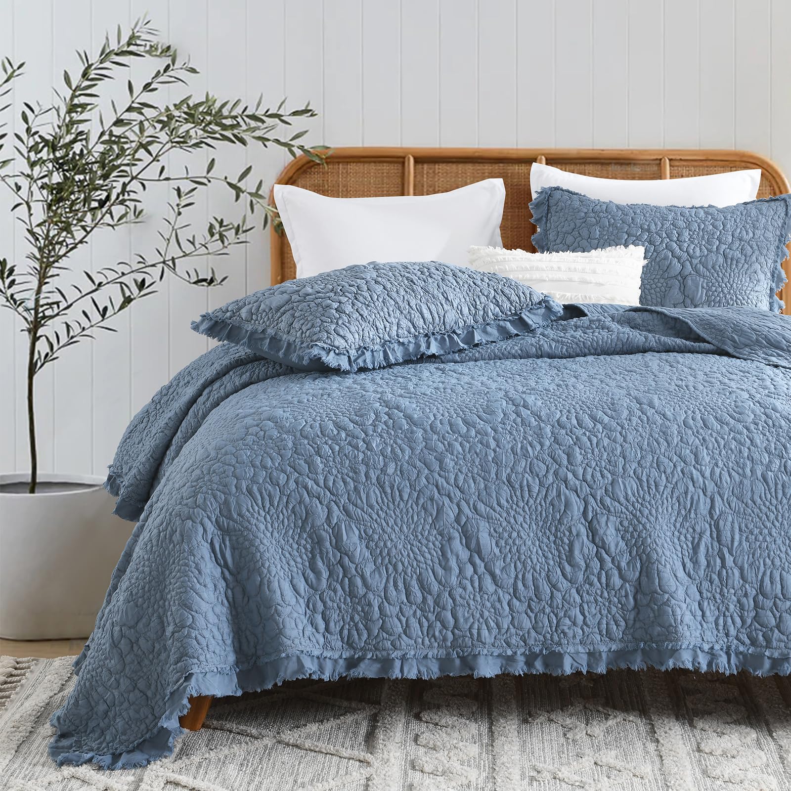 HORIMOTE HOME Blue Ruffled Quilt King Size, Stone-Washed Microfiber ...