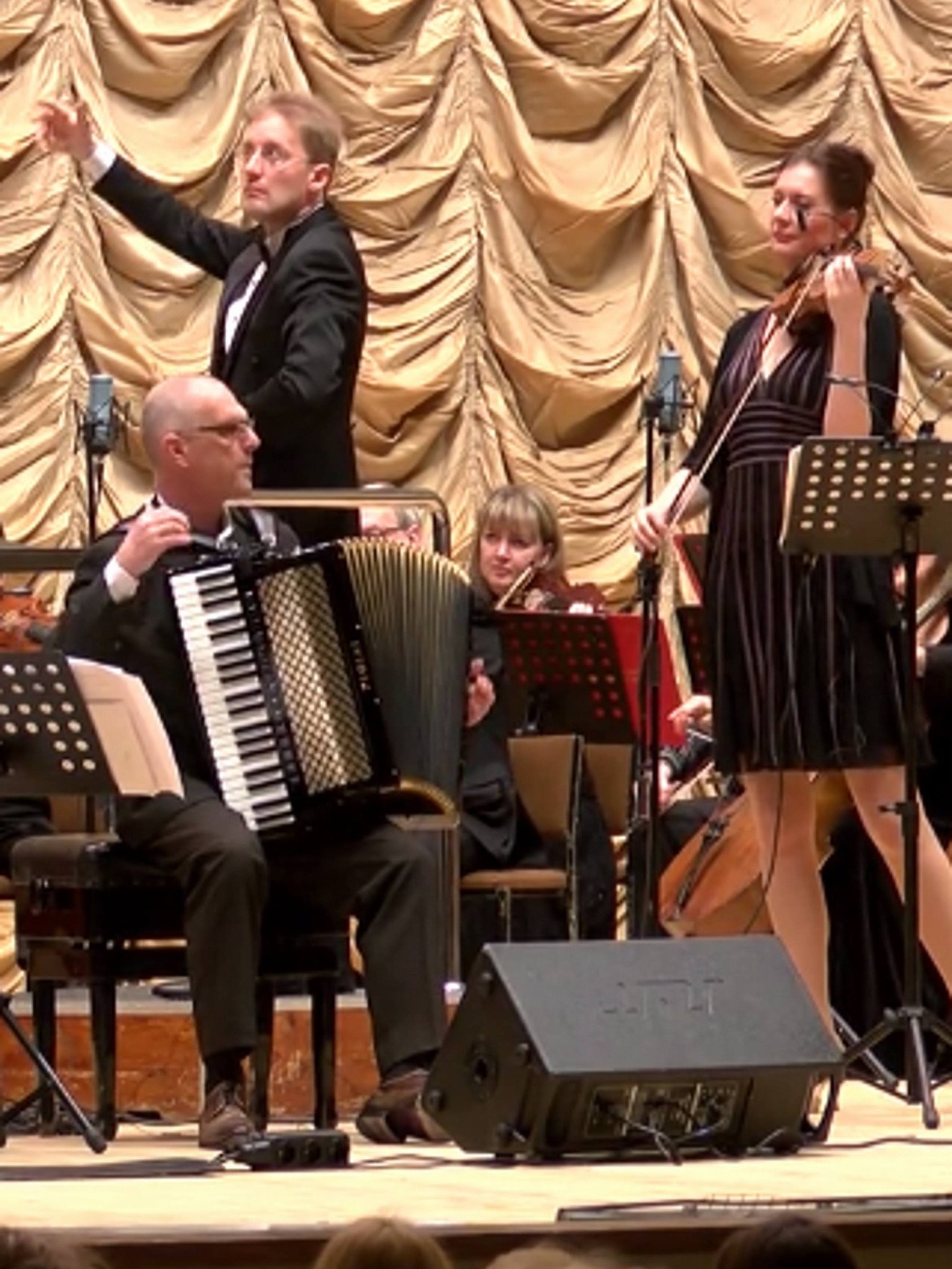 Amazon.com: Tango Extremo: Tango on the Tundra : Tanya Schaap, Ben Van ...