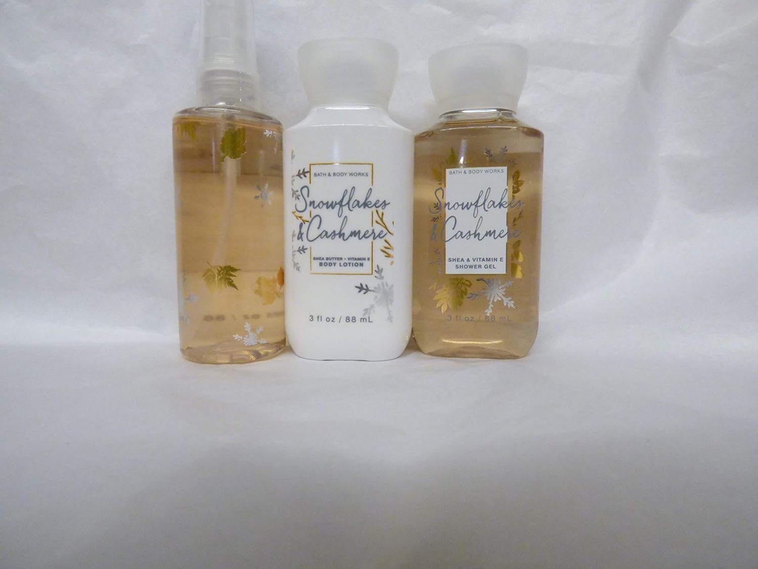 Amazon.com: Bath & Body Works 2019 Snowflakes & Cashmere Travel Mini ...