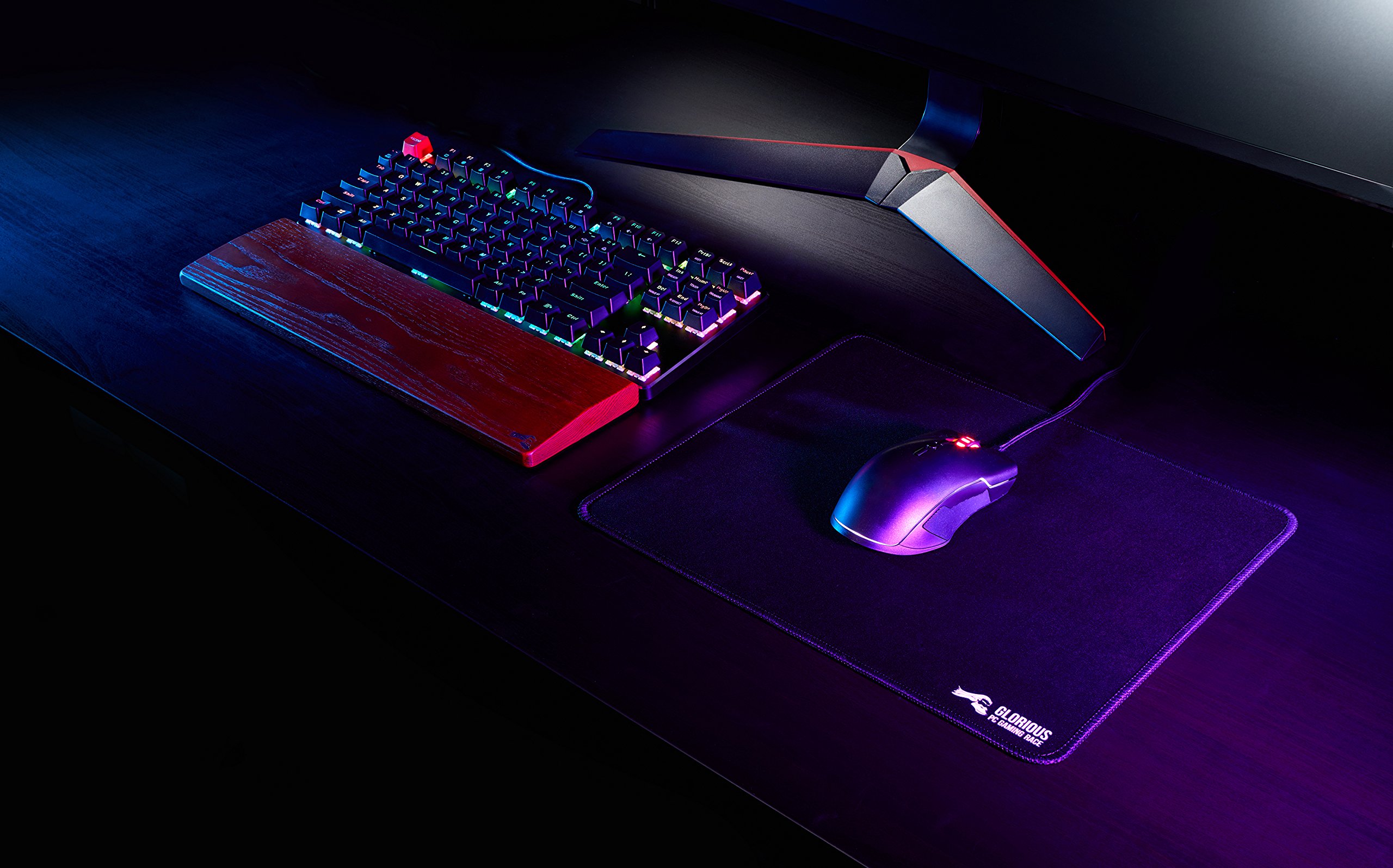 Glorious Large Gaming Mouse Mat Pad Stitched Edges Black Cloth 
