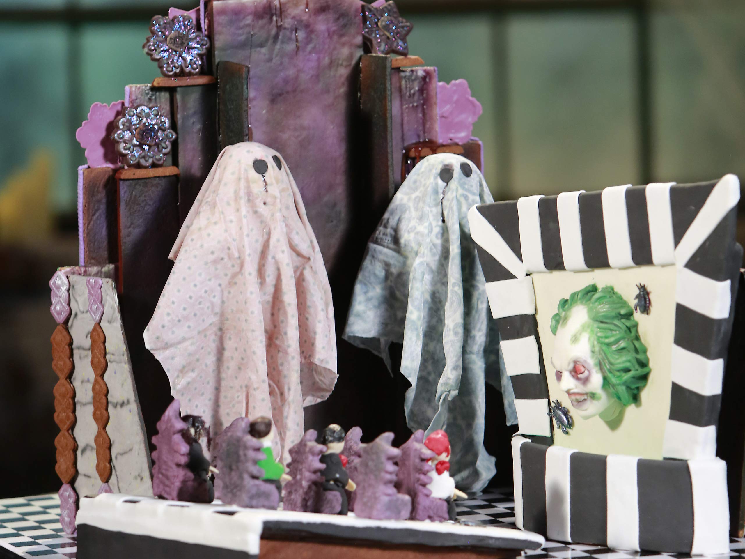 Watch Haunted Gingerbread Showdown, Season 1 | Prime Video