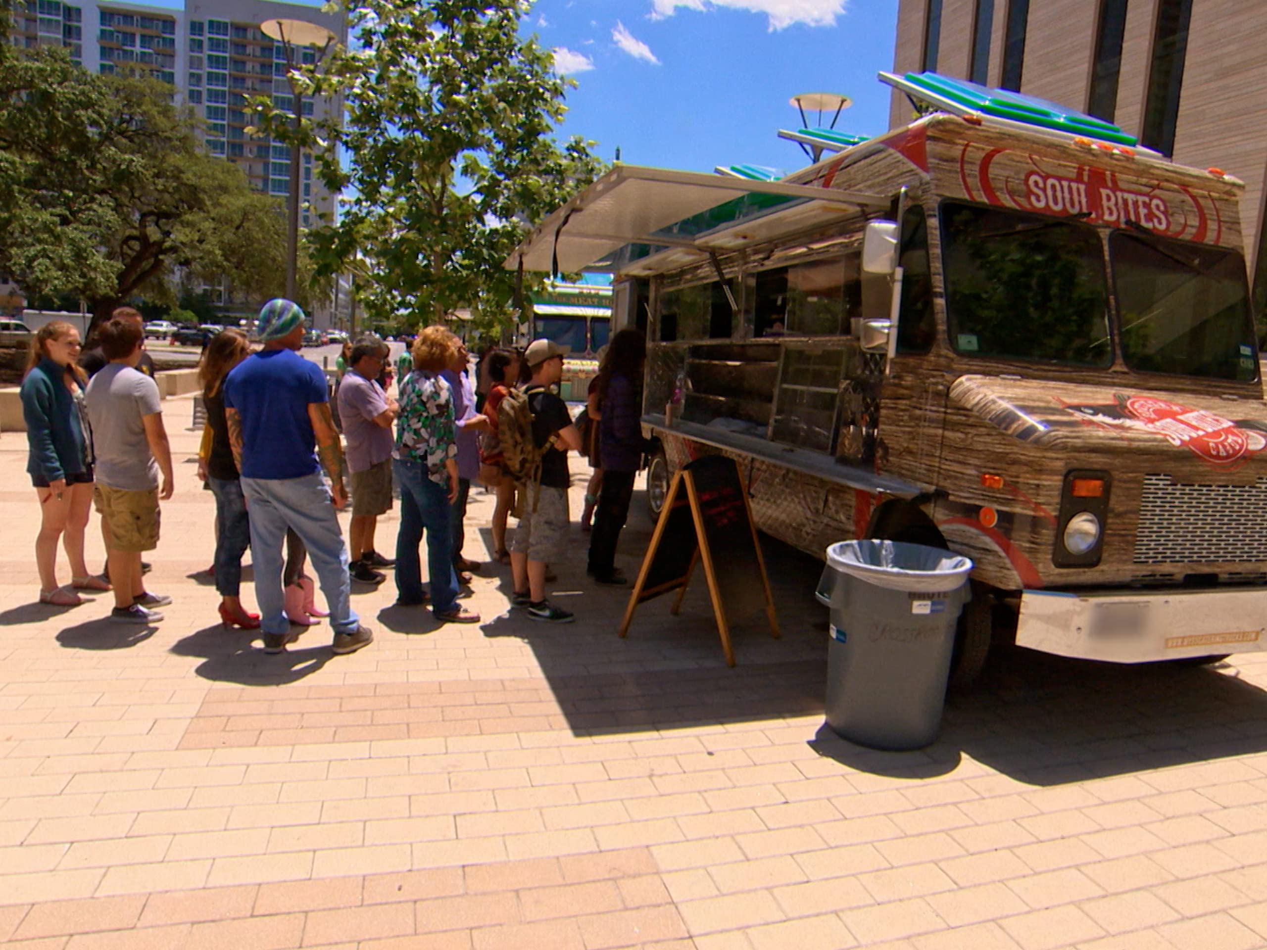 Watch Food Truck Face Off Season 1 | Prime Video