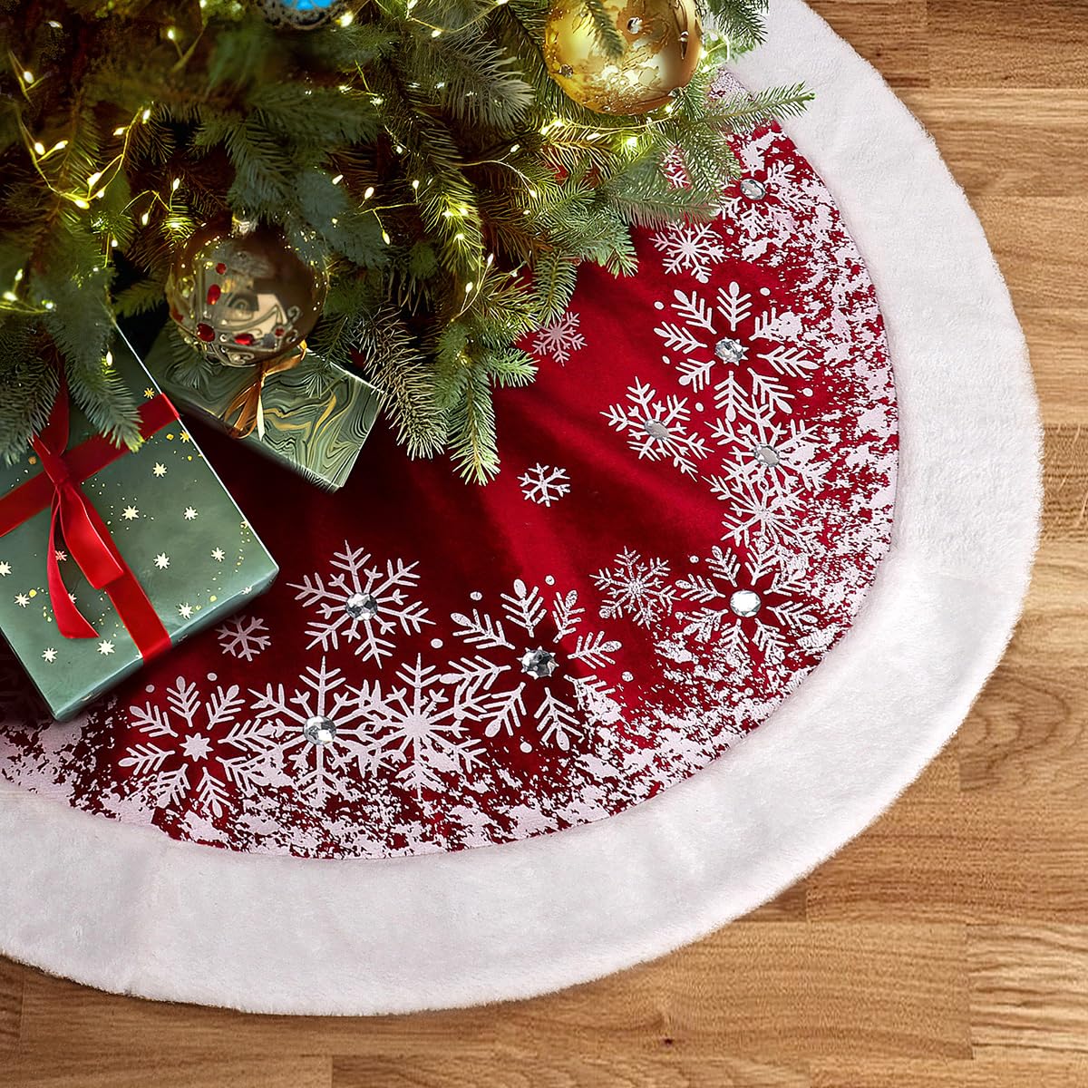 GMOEGEFT Christmas Tree Skirt 32 Inches Red Velvet with Snowflakes Xmas ...