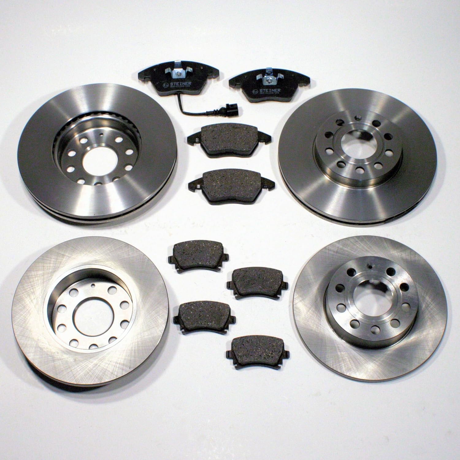 Bremsen Set + Beläge vorne + hinten: Amazon.de: Auto