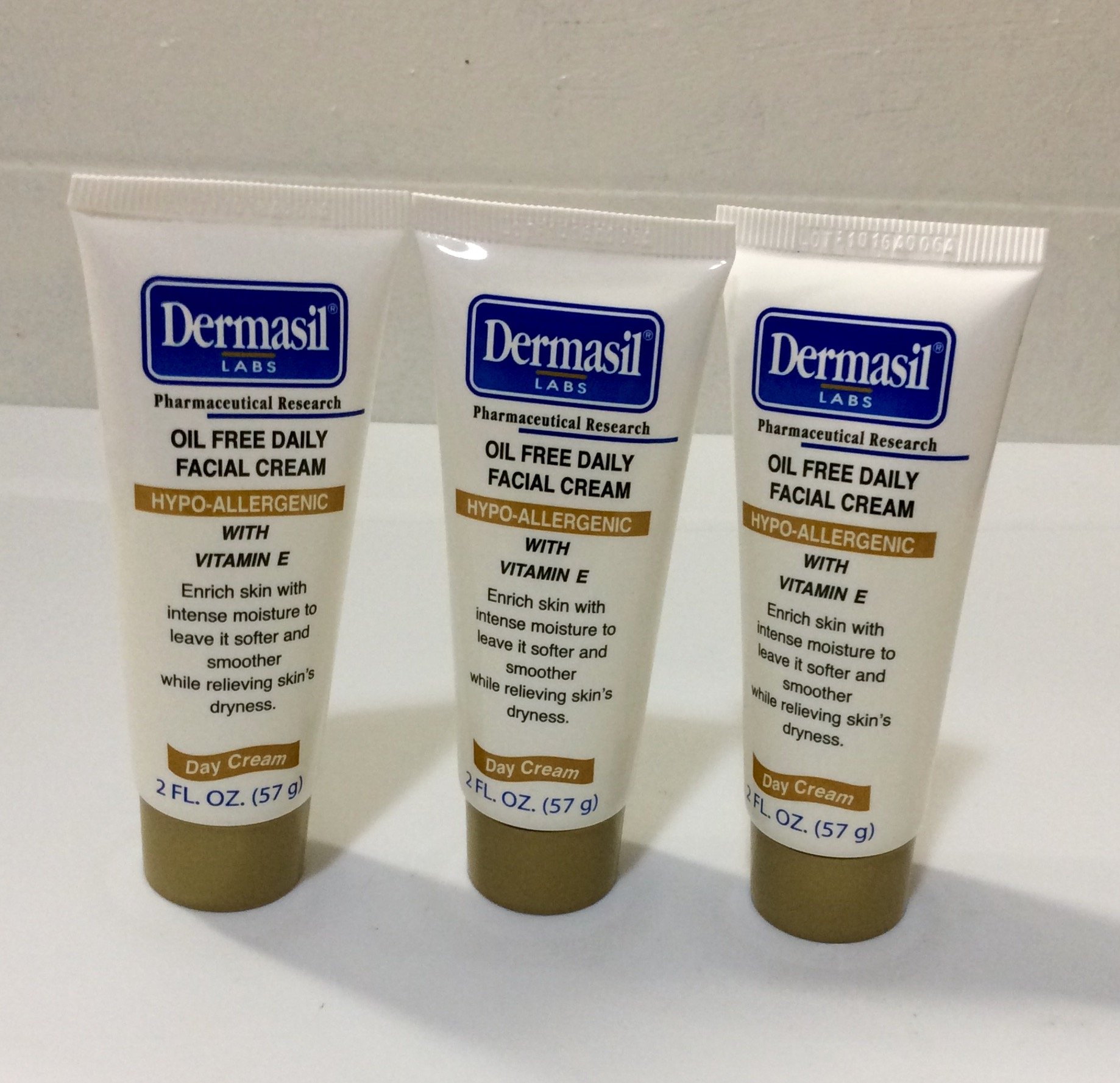 Amazon.com: Dermasil Labs Oil Free Night Moisturizer Facial Cream 2 Fl ...