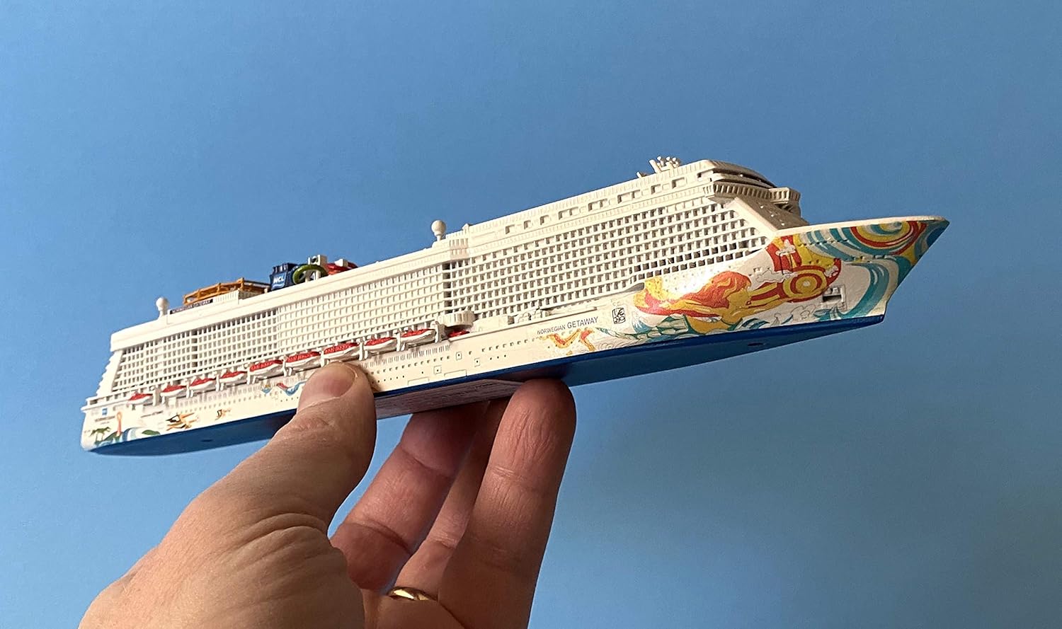 Amazon.com: Norwegian Getaway Cruise Ship Model, Souvenir Series 1:1250 ...