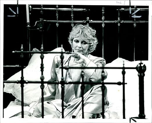 Amazon.com: Vintage photo of Morag Hood: Entertainment Collectibles